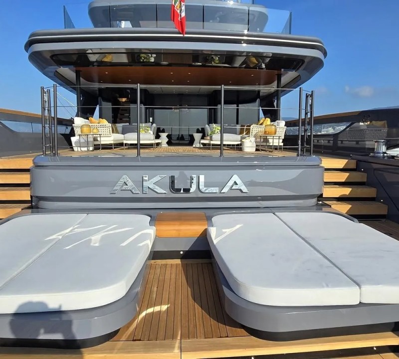 AKULA Yacht Charter Details, Benetti | CHARTERWORLD Luxury Superyachts